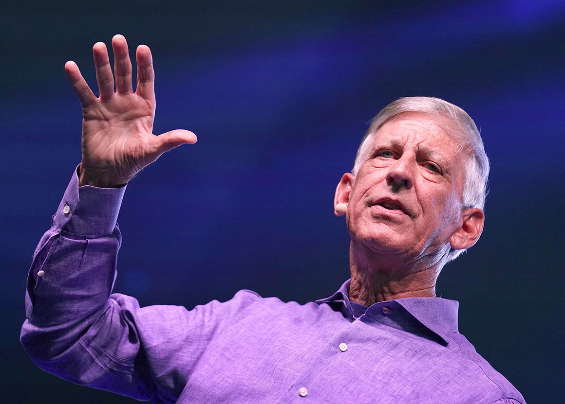 Mueller marvels at spirit of opening Chapel - GCU News