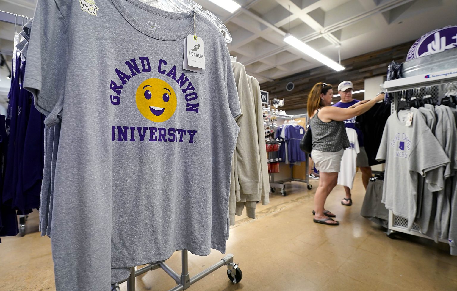 Lope Shop a prime stop for Welcome Week - GCU News