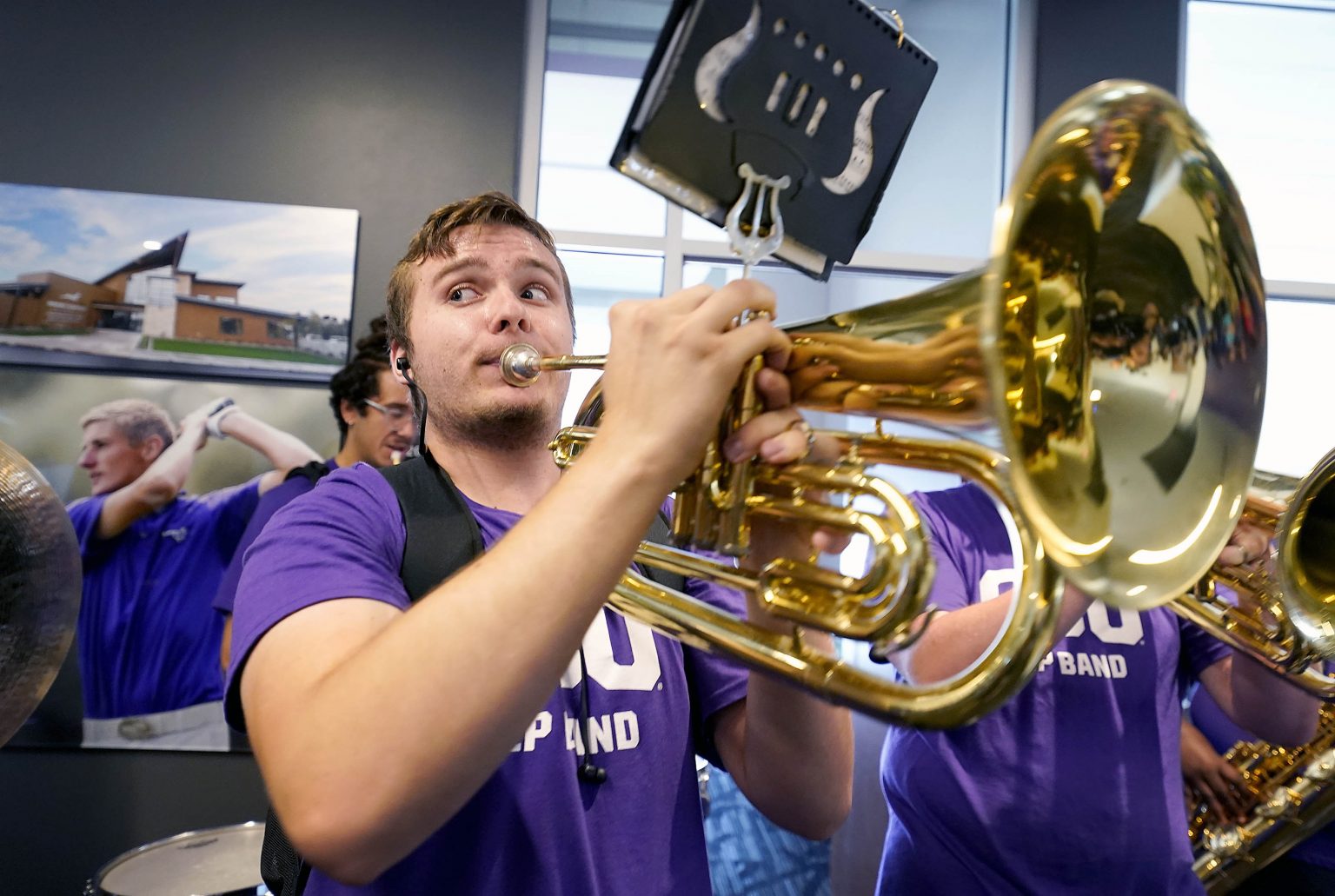 Spirit team visits President Mueller - GCU News