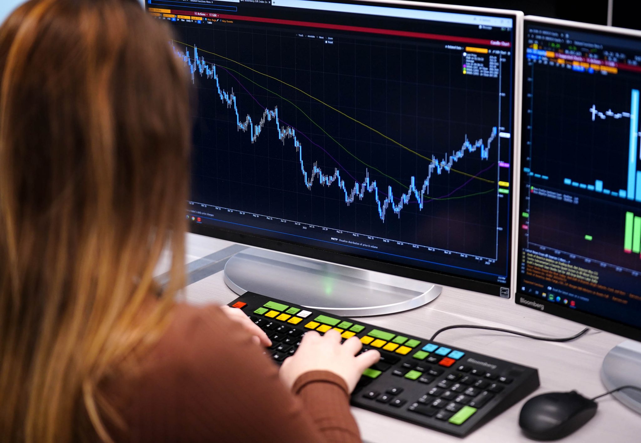 Bloomberg Terminals ride info superhighway - GCU News