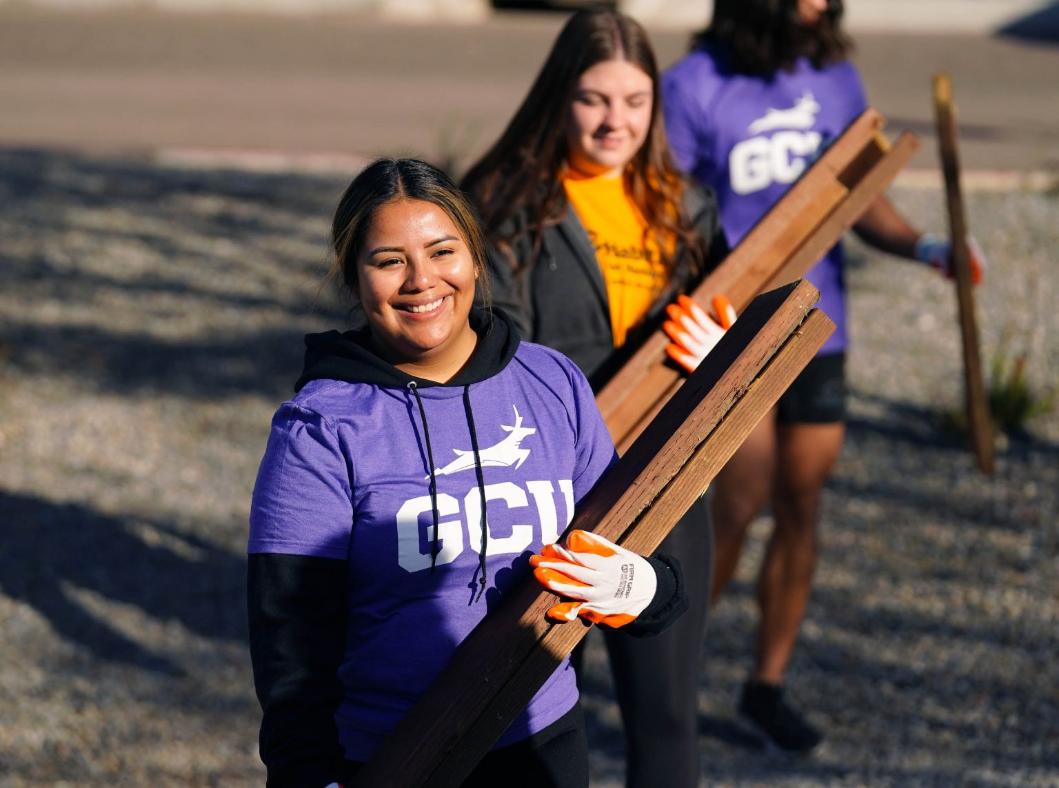 Lopes Go Local volunteers plant seeds of kindness - GCU News