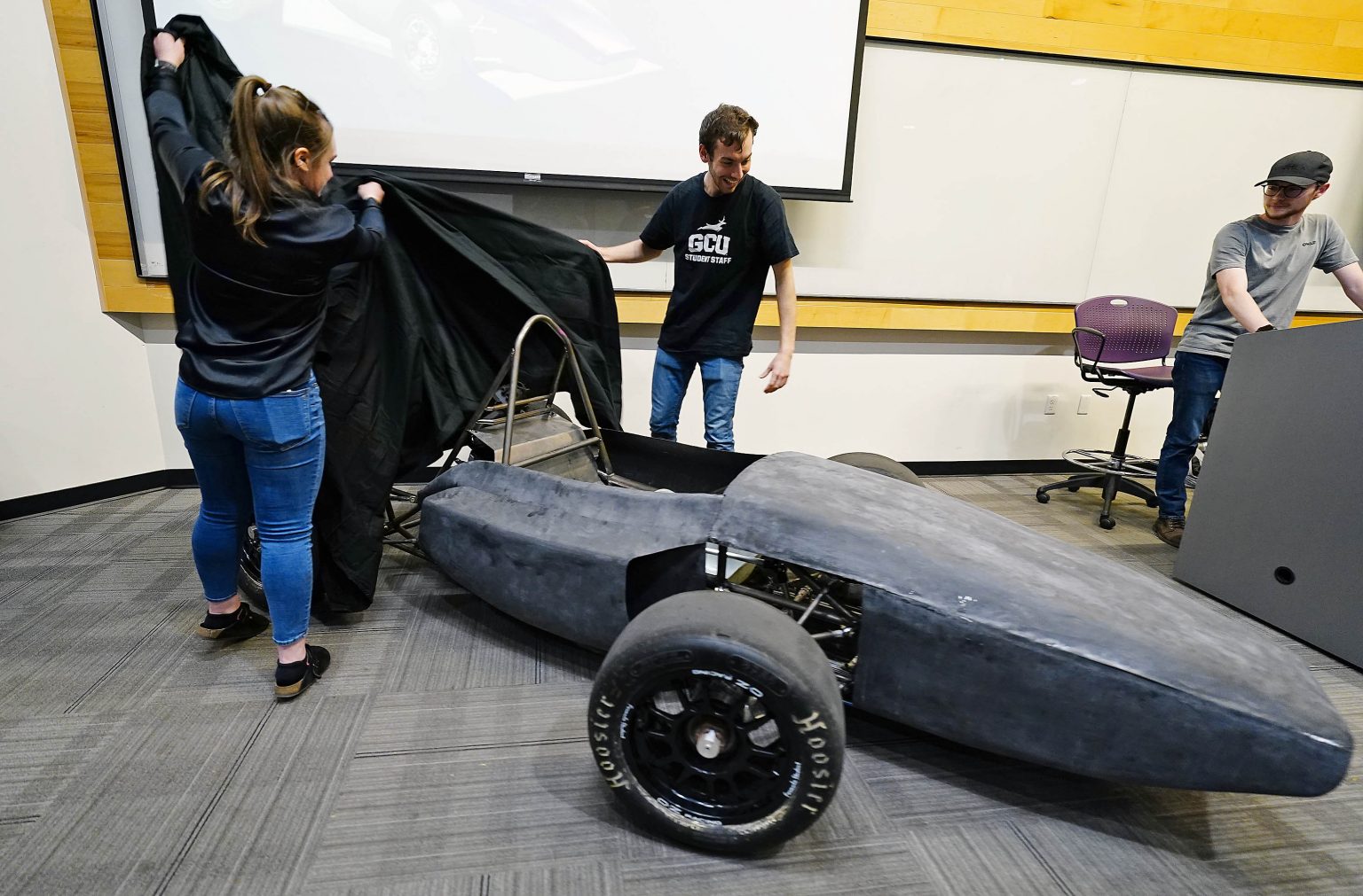 Canyon Motorsports makes pit stop to debut race car - GCU News