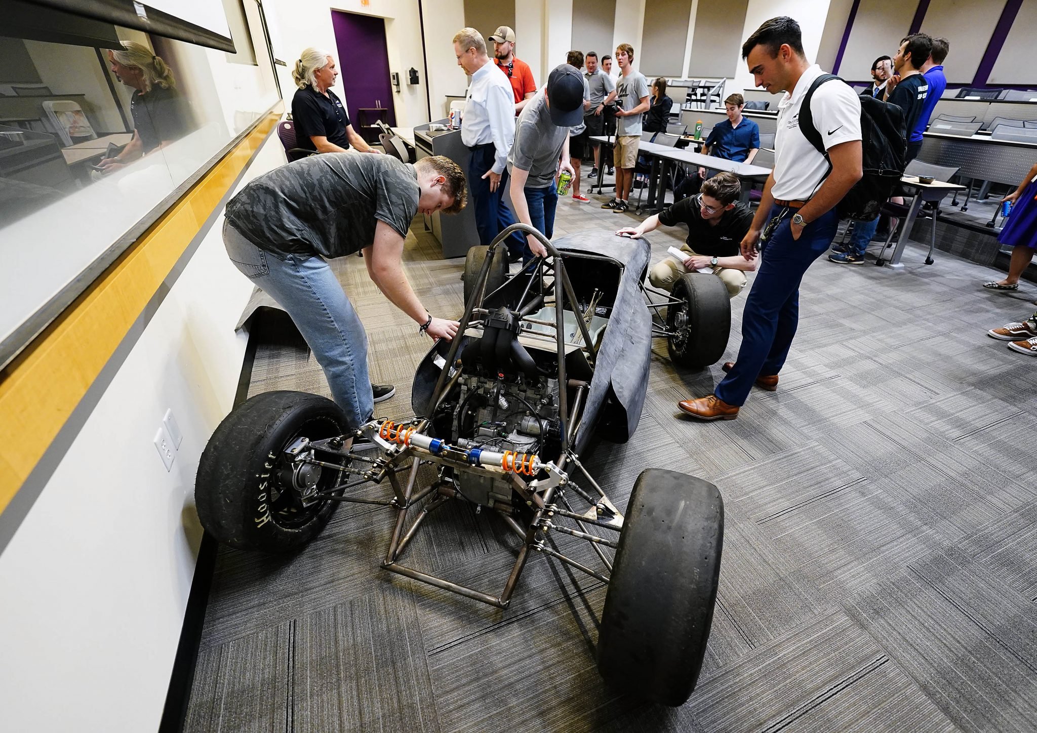 Canyon Motorsports makes pit stop to debut race car - GCU News