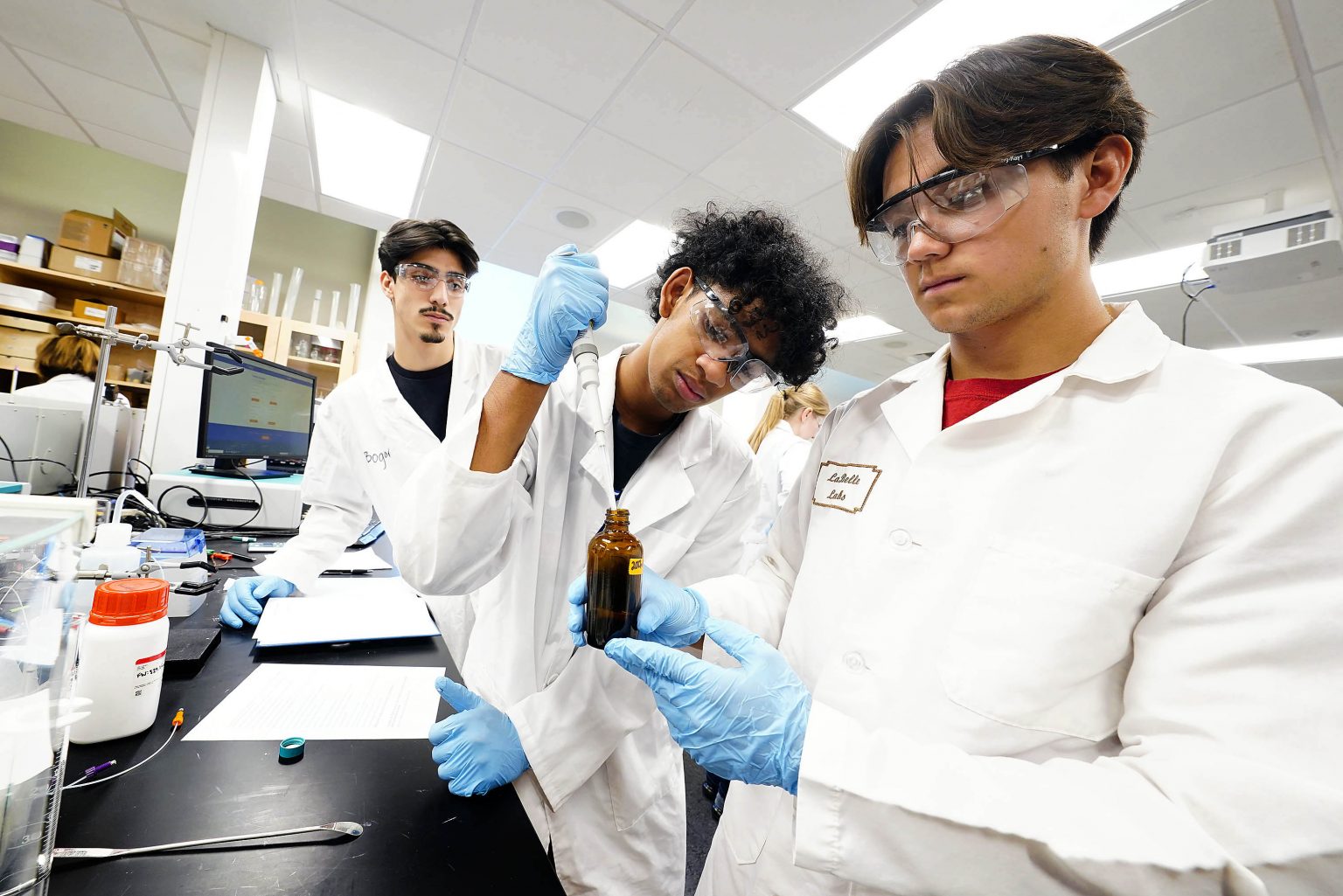 Biomedical engineering high school interns probe insulin project - GCU News