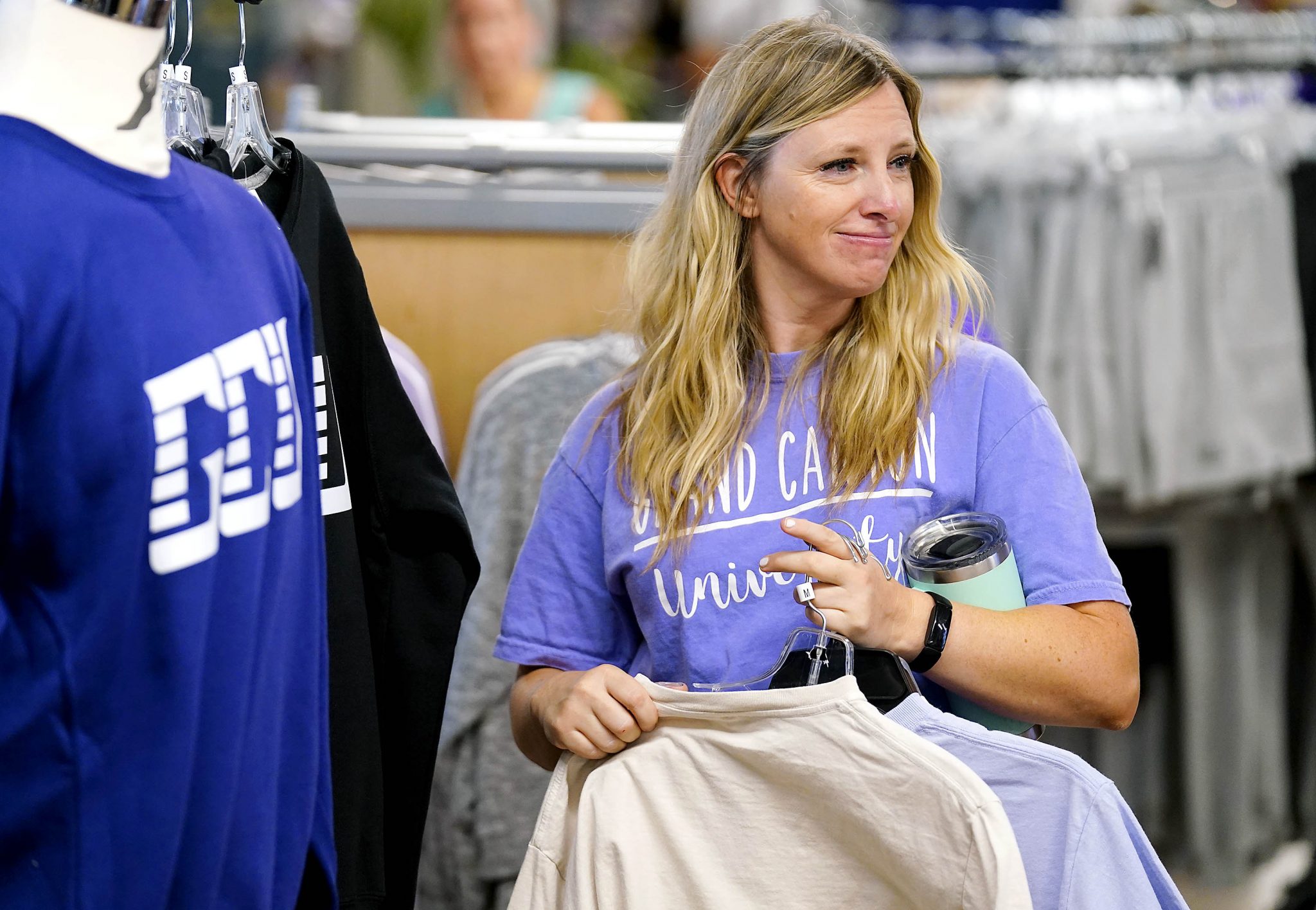 Lope Shop adjusts to new logo, greater demands for Welcome Week - GCU News