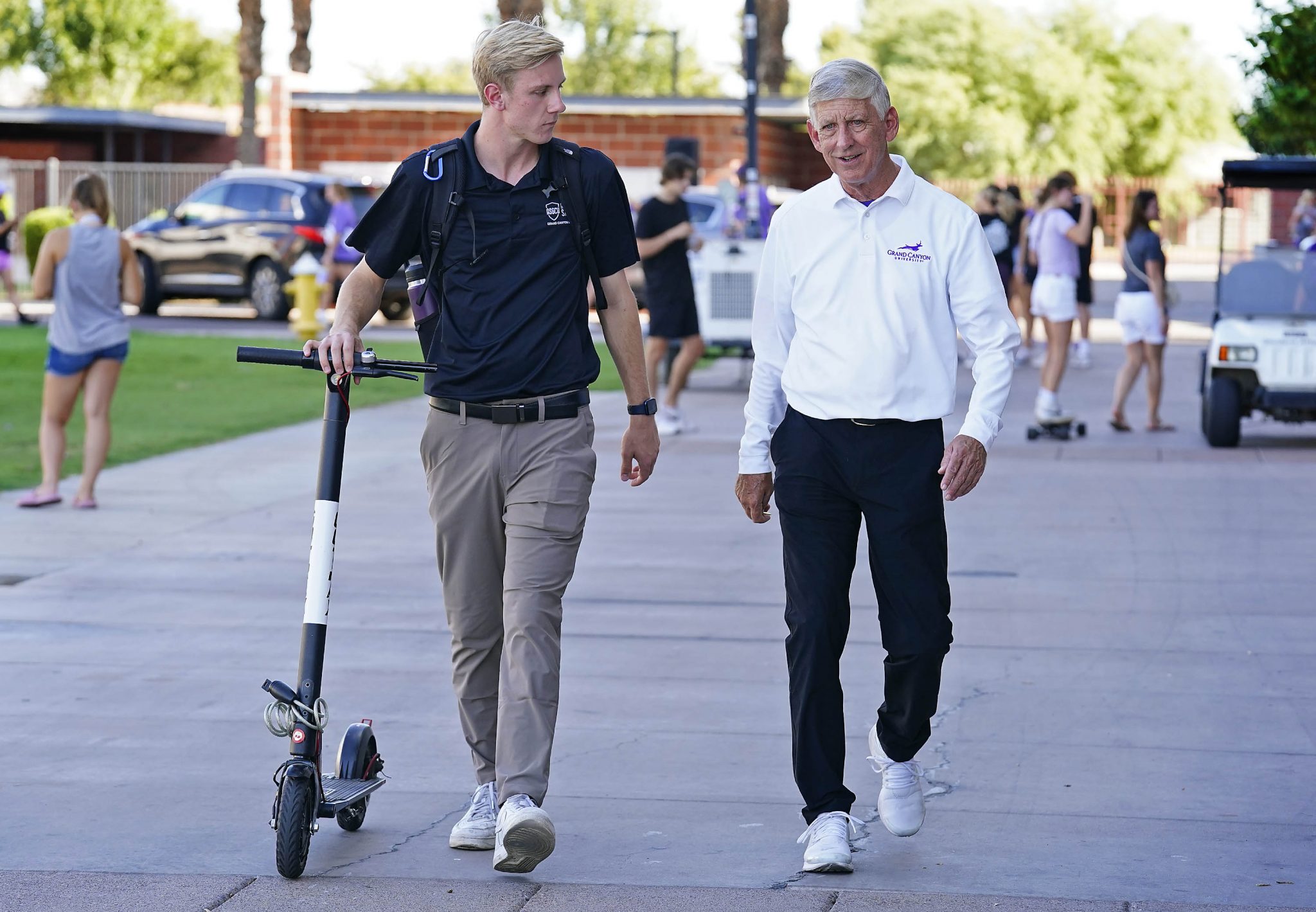 Students get moved in and plugged in to GCU life - GCU News
