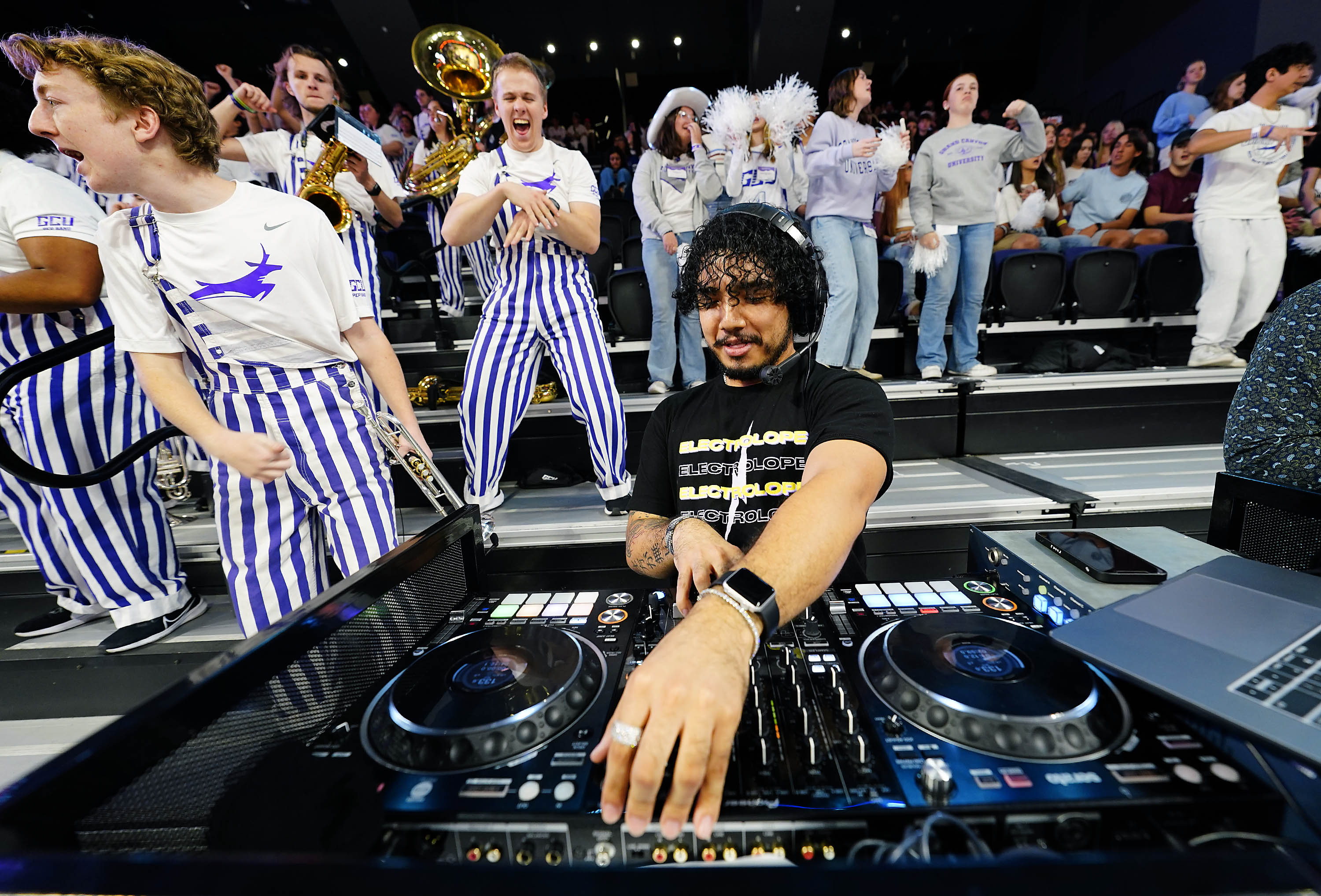 DJ Dillan knows how to hype the GCU crowd - GCU News