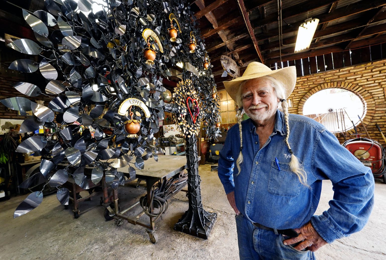 75th anniversary sculpture dedication - GCU News