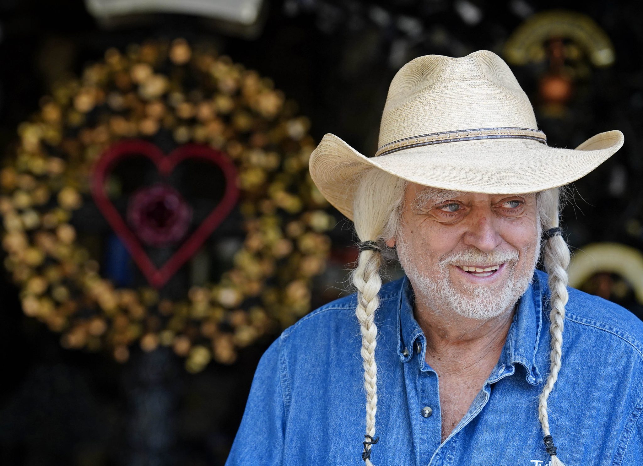 75th anniversary sculpture dedication - GCU News