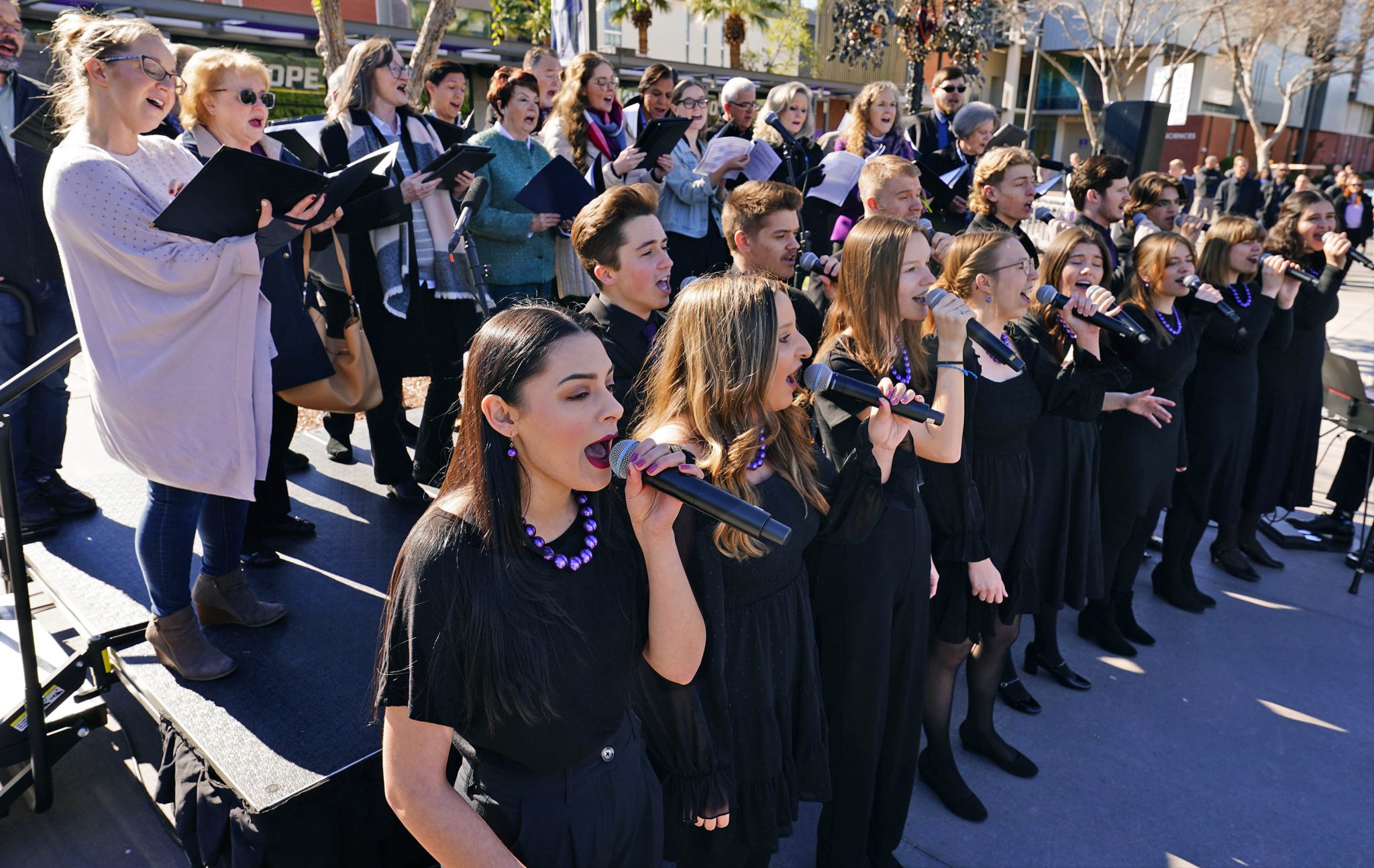 GCU's Christian roots reflected in 75th anniversary 'Grace Tree' - GCU News