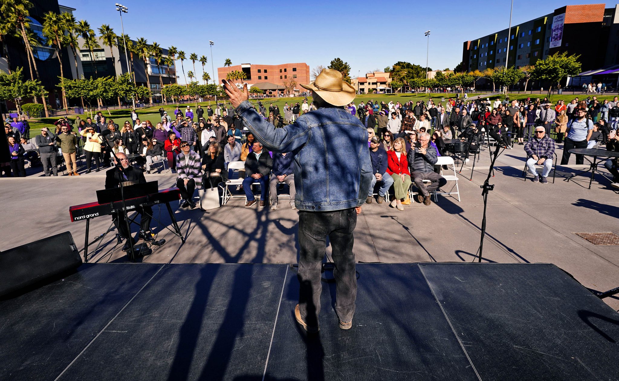 75th anniversary sculpture dedication - GCU News