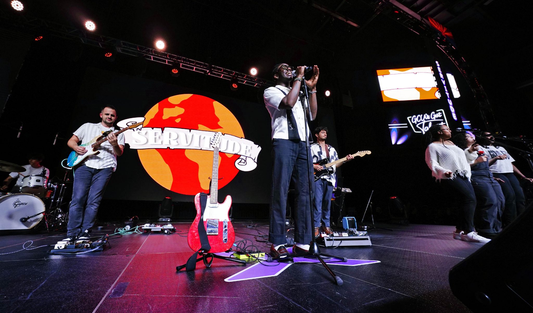 Winning comedian leaves 'em laughing at GCU's Got Talent - GCU News