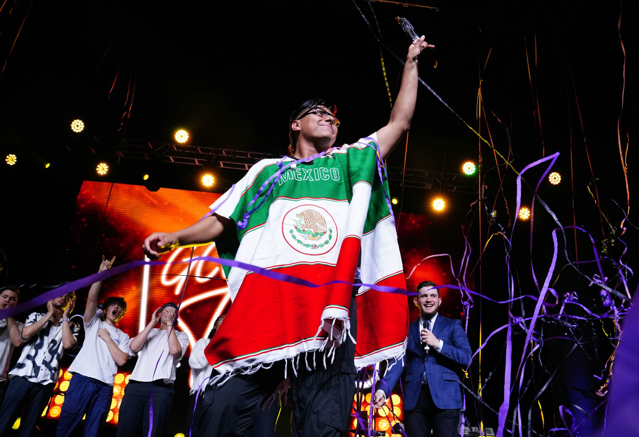 Winning comedian leaves 'em laughing at GCU's Got Talent - GCU News