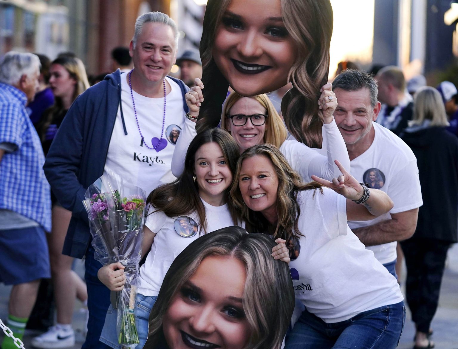 Alumni are all smiles in campus return for Homecoming weekend - GCU News
