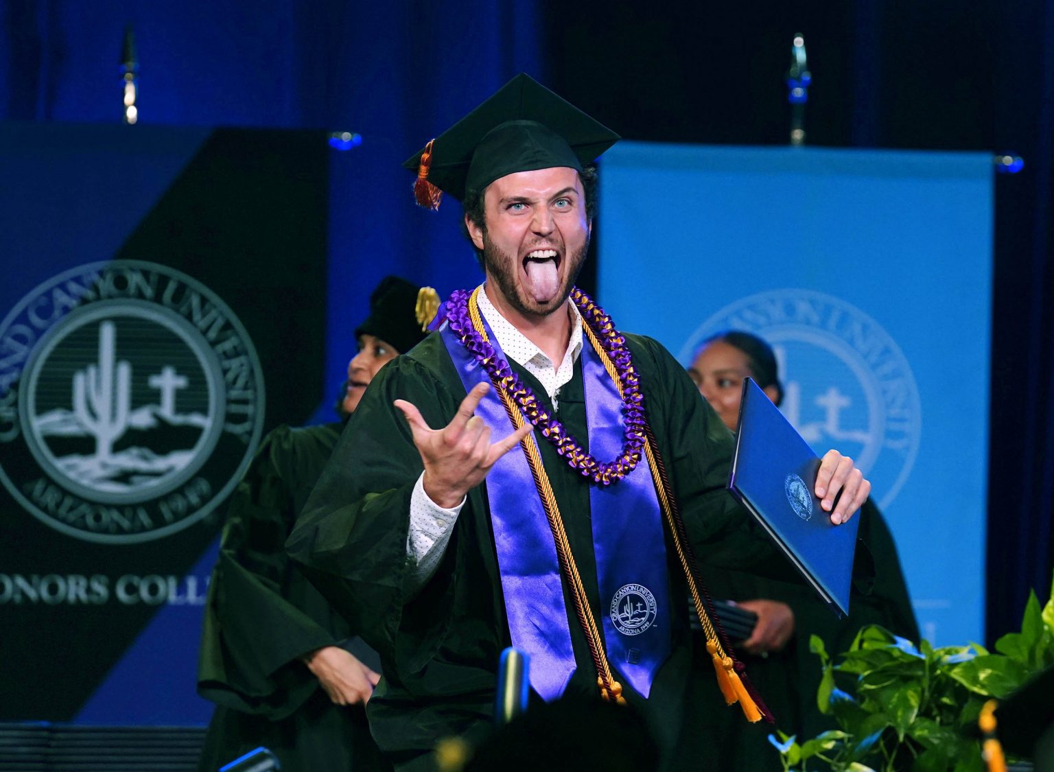 Spring 2024 Commencement (traditional): Friday evening ceremony - GCU News