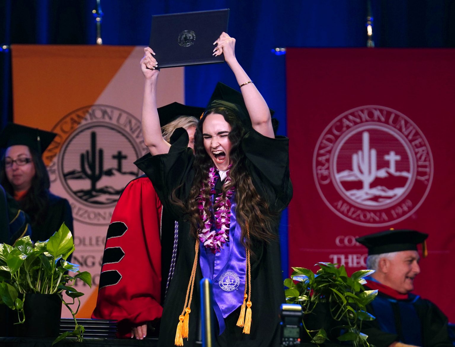 Spring 2024 Commencement (traditional): Friday morning ceremony - GCU News