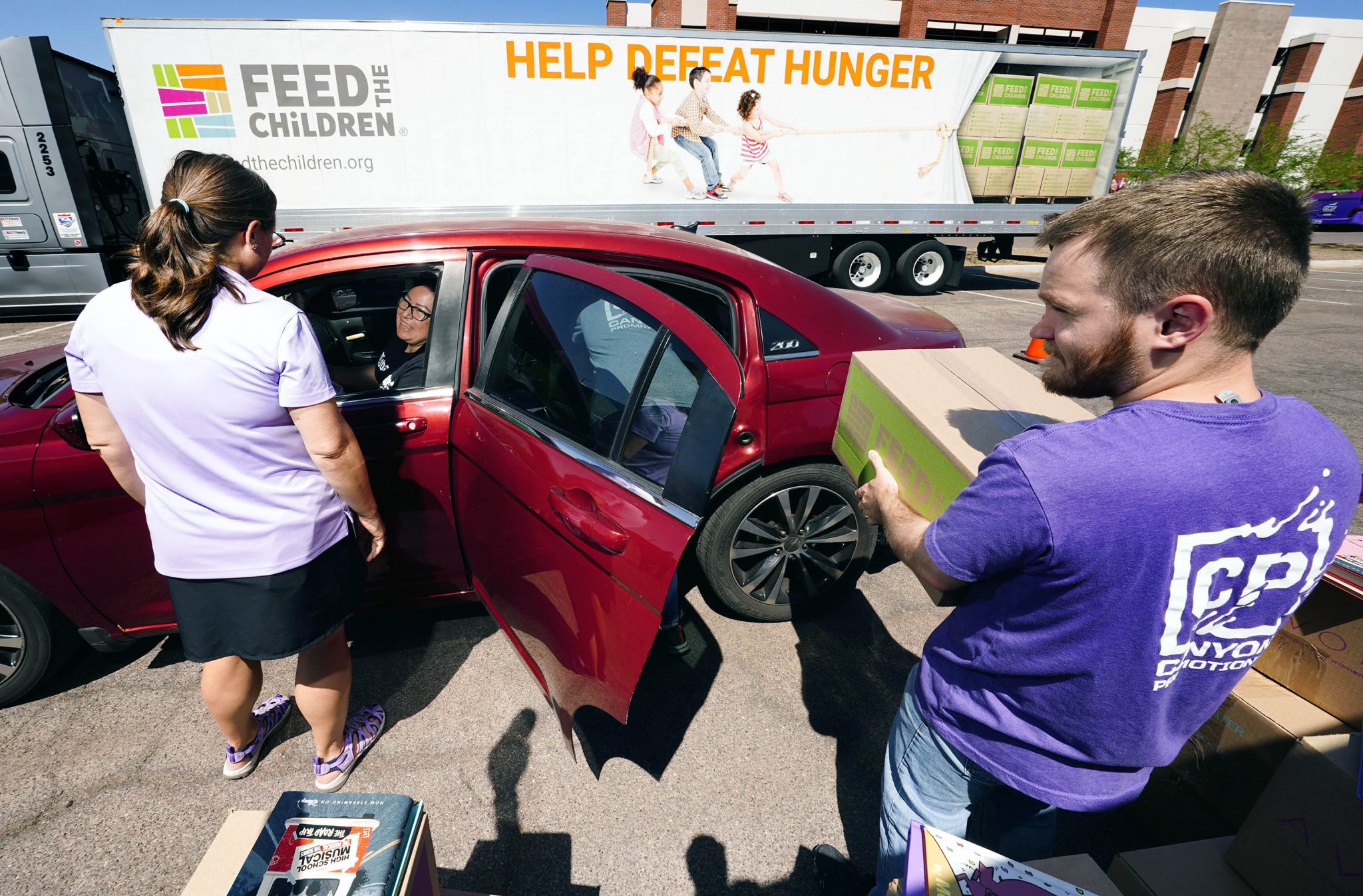 GCU CityServe feeds hope at food distribution event - GCU News
