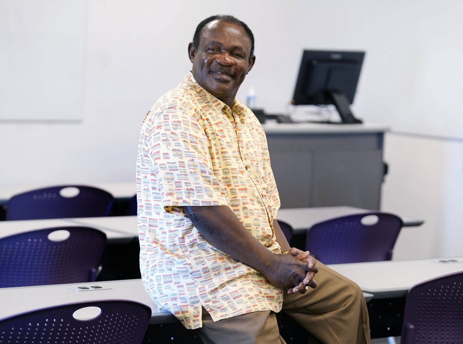 Professor earns presidential salute for longevity, service - GCU News