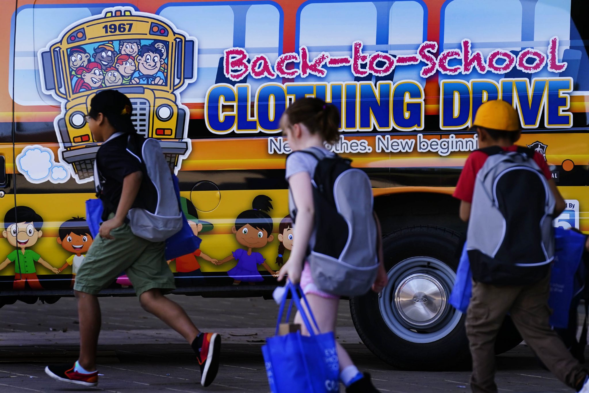 Back-to-School Clothing Drive distribution event - GCU News
