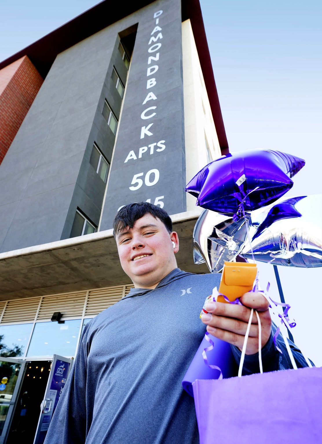Campus celebrates 75 years with surprise at move-in - GCU News