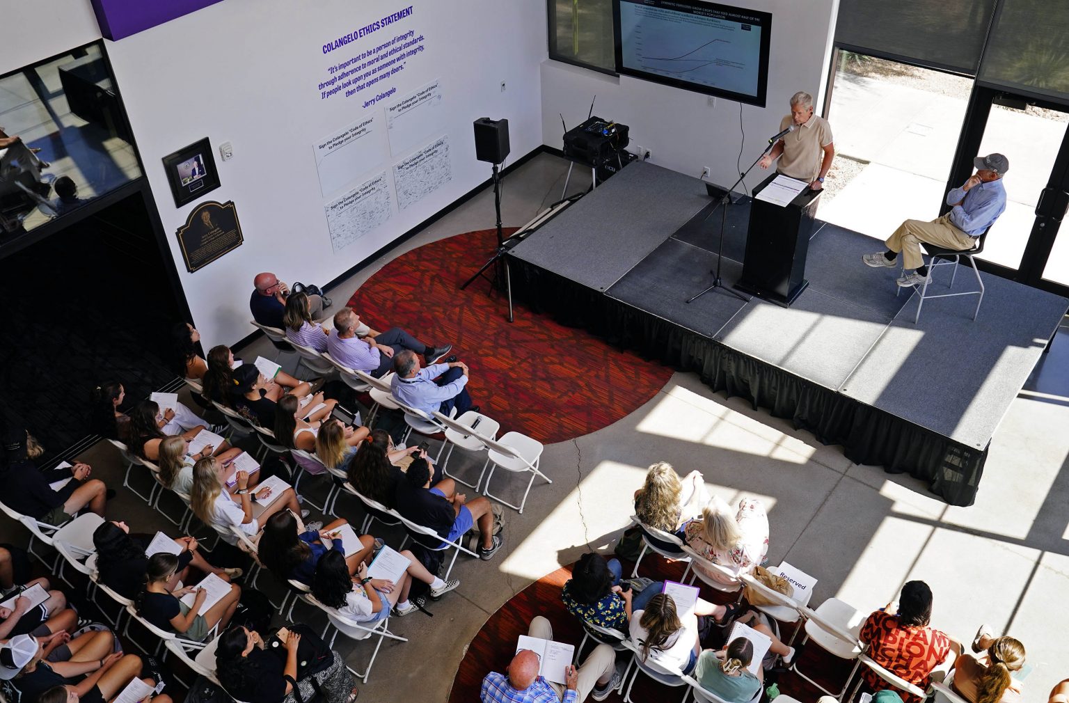 Fortune 100 CEO feeds food distribution industry knowledge to students ...
