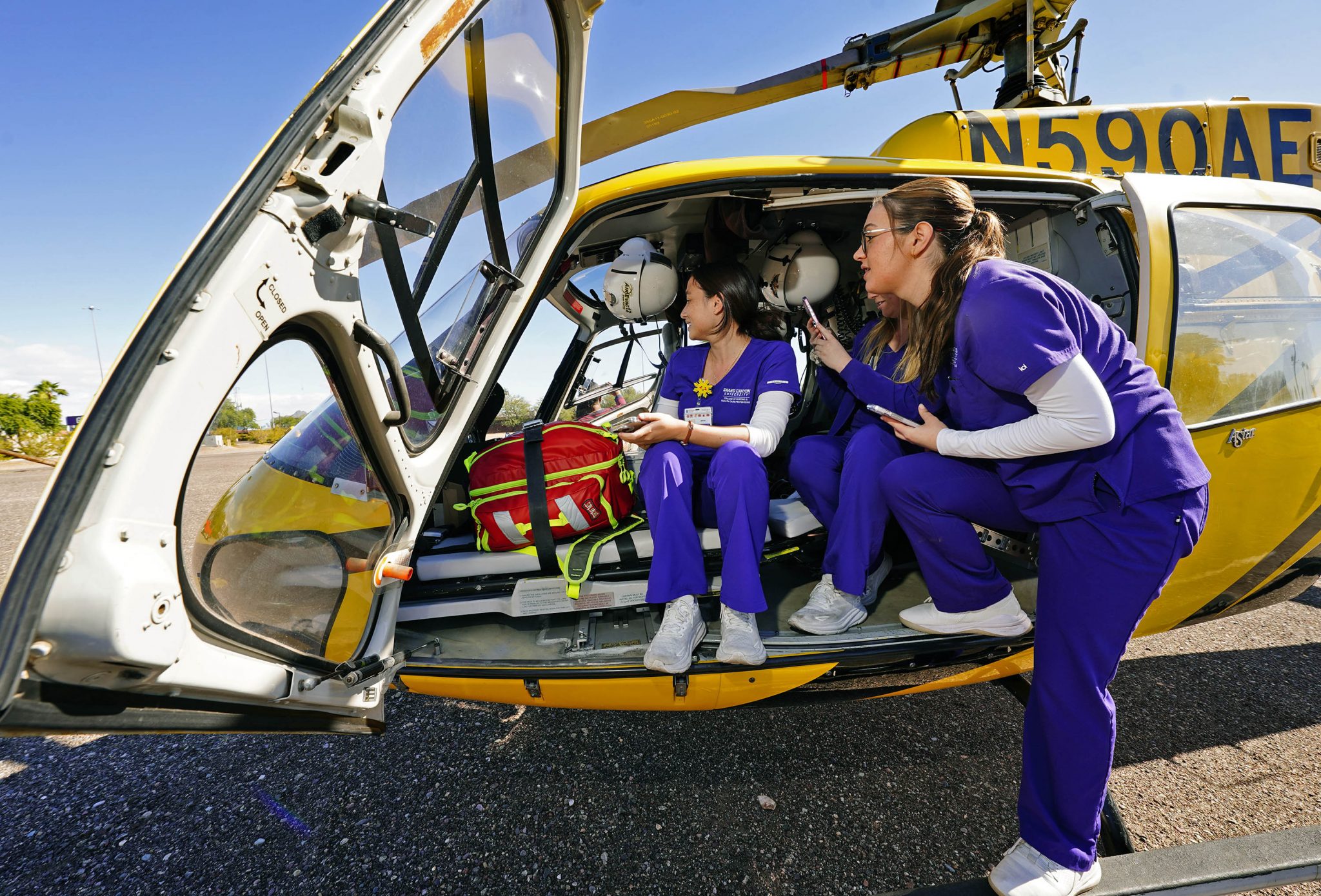 Flight nurse, paramedic visit ABSN site - GCU News