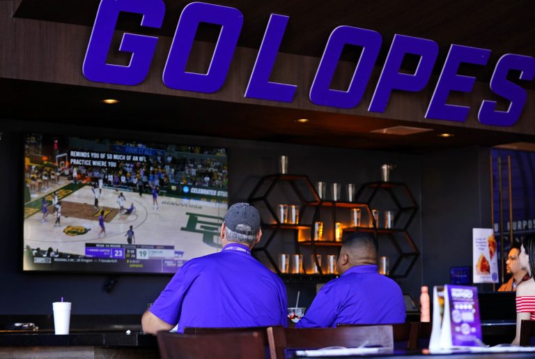 GCU basketball watch party - GCU News