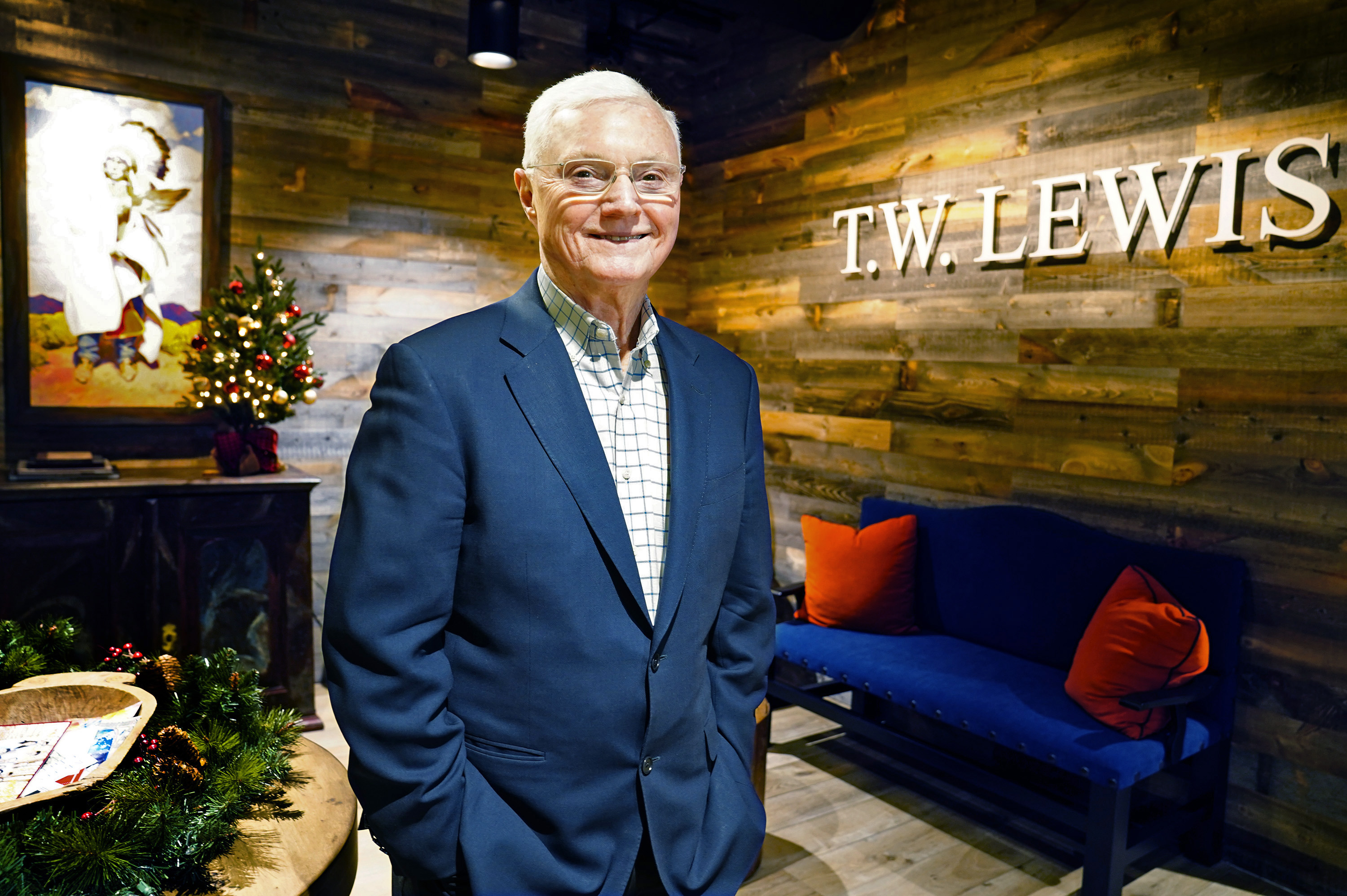 Homebuilder T.W. Lewis finds a new home for his philanthropic endeavors ...