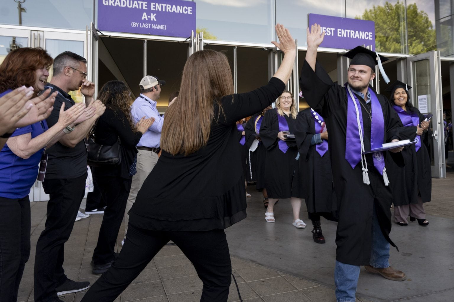 Spring 2025 Commencement (online and cohort), Thursday morning ceremony ...
