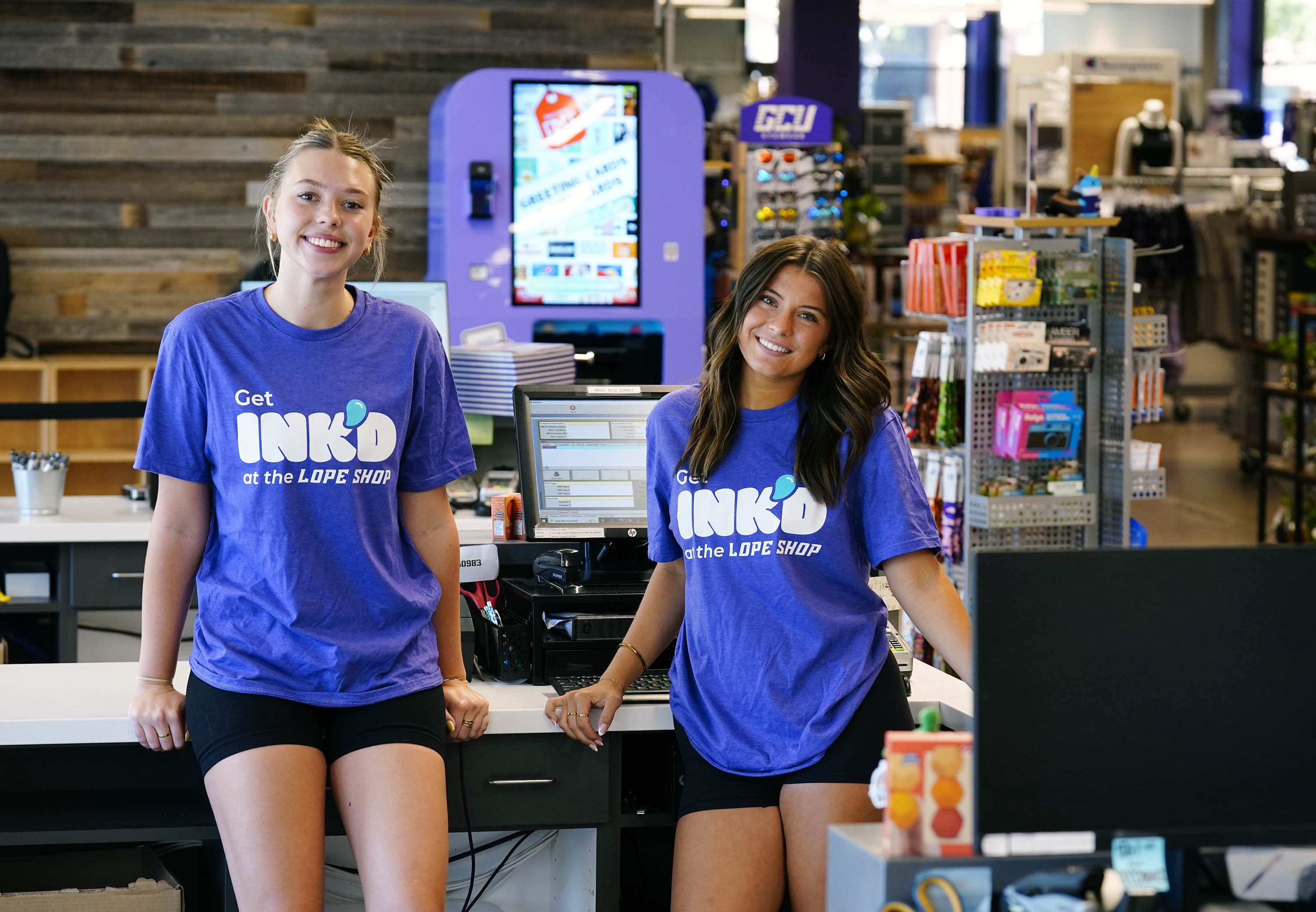 Lavender prevails as Lope Shop embarks on Welcome Week - GCU News