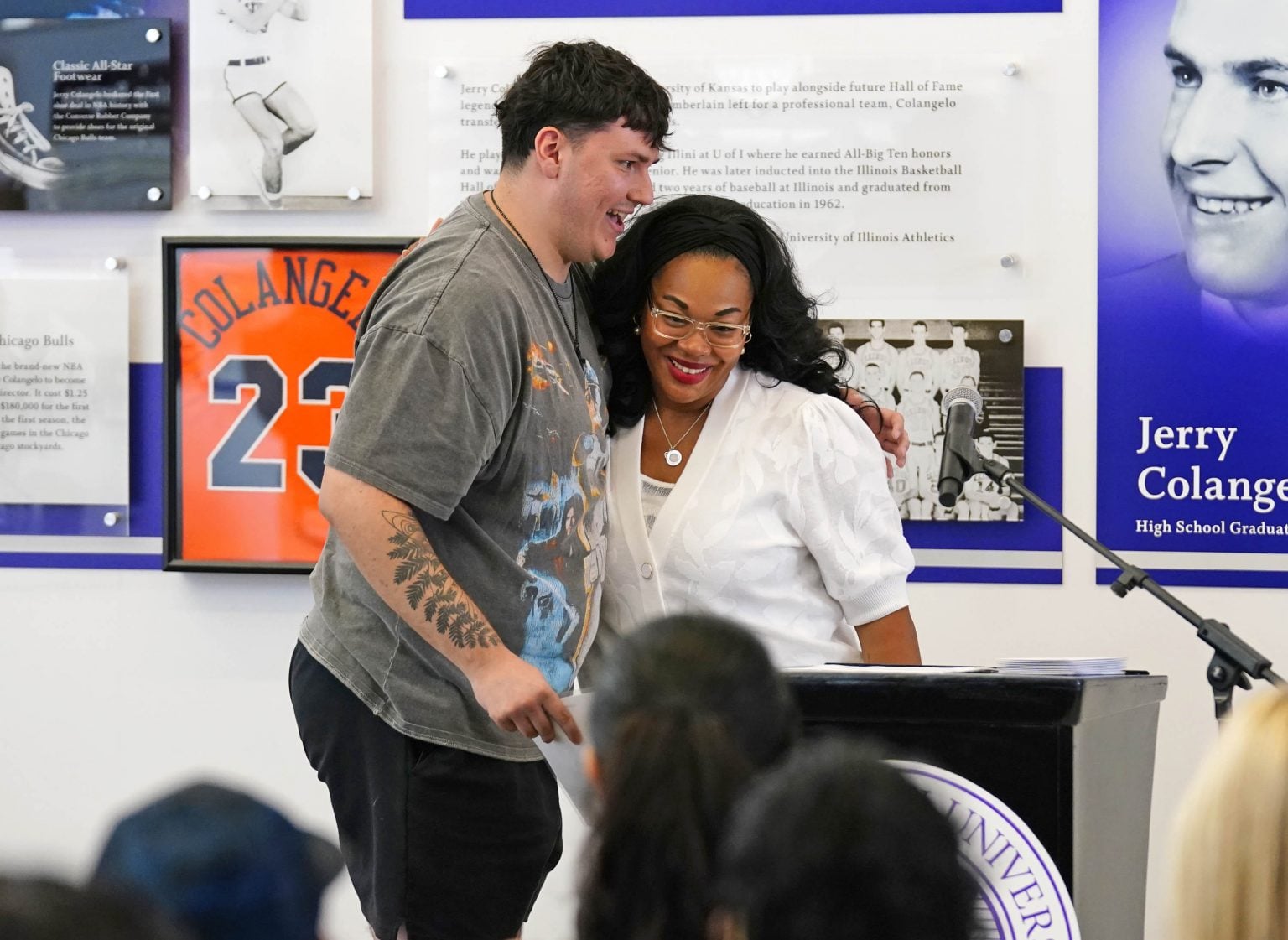 Students look up to a future with Fostering Futures Scholarship - GCU News