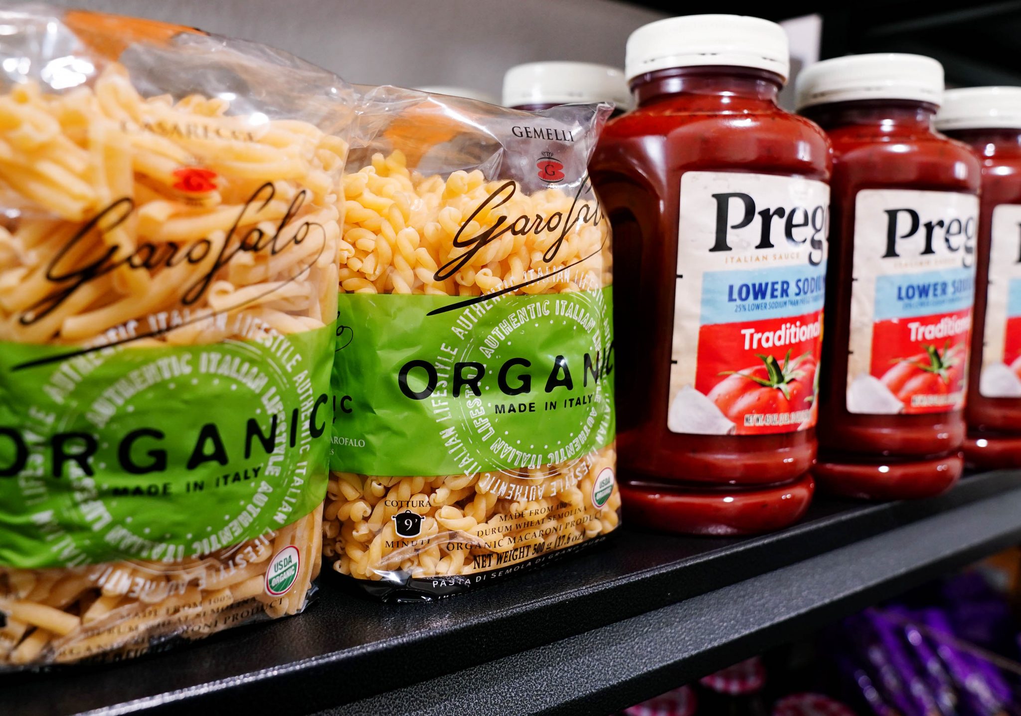 Food pantry is a call to feed hungry students - GCU News