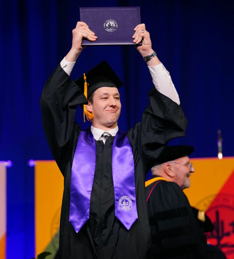 Winter commencement, Friday afternoon ceremony - GCU News