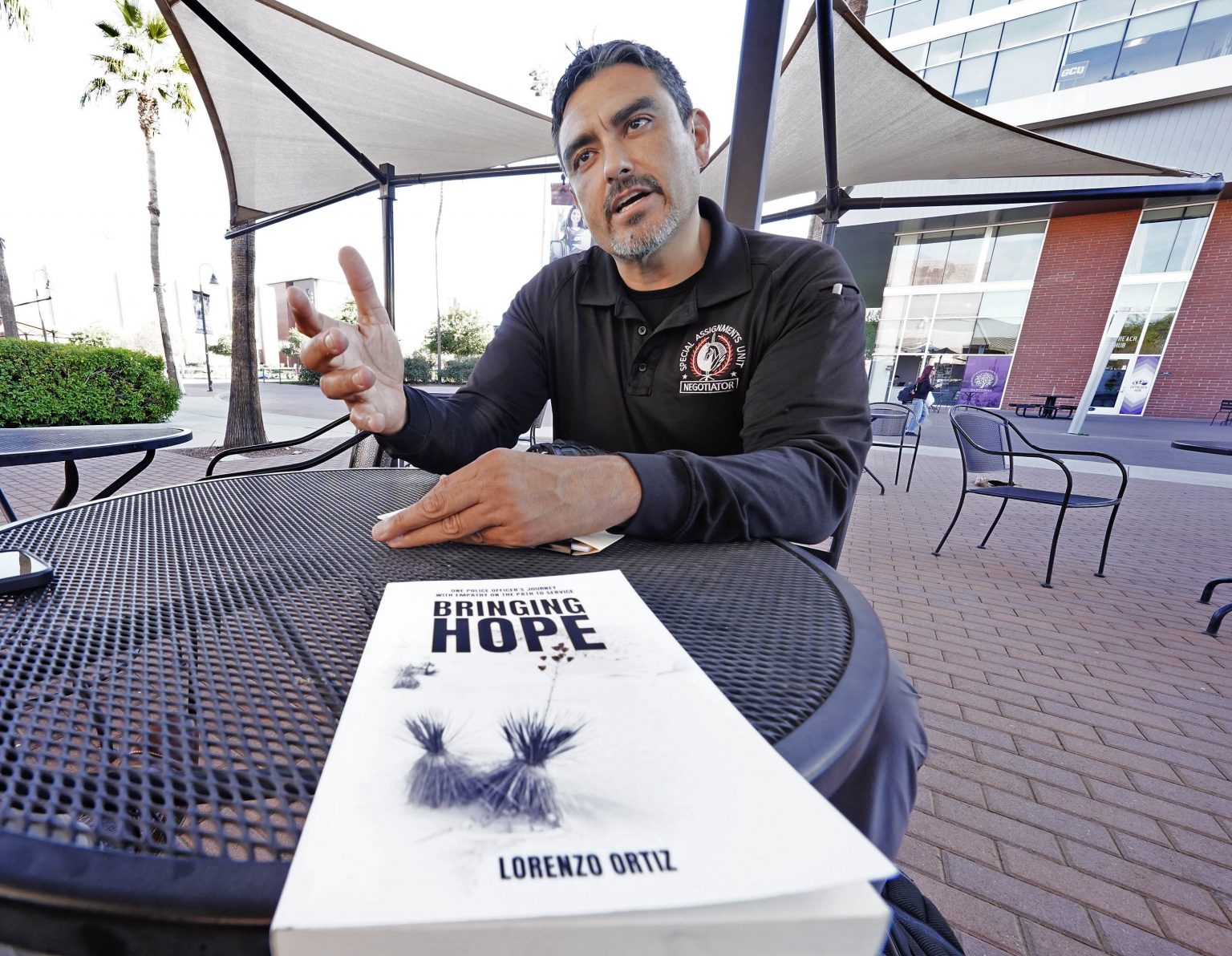 Police negotiator quells crisis with grad student's counseling wisdom ...